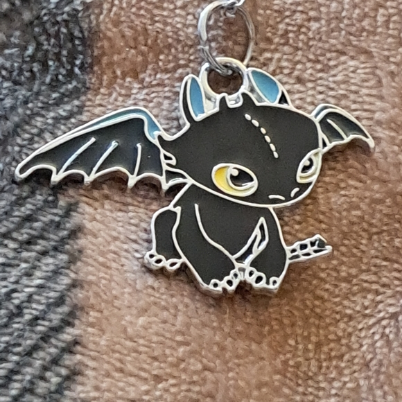 Dreamworks | Jewelry | 618 Inch Toothless Necklace | Poshmark